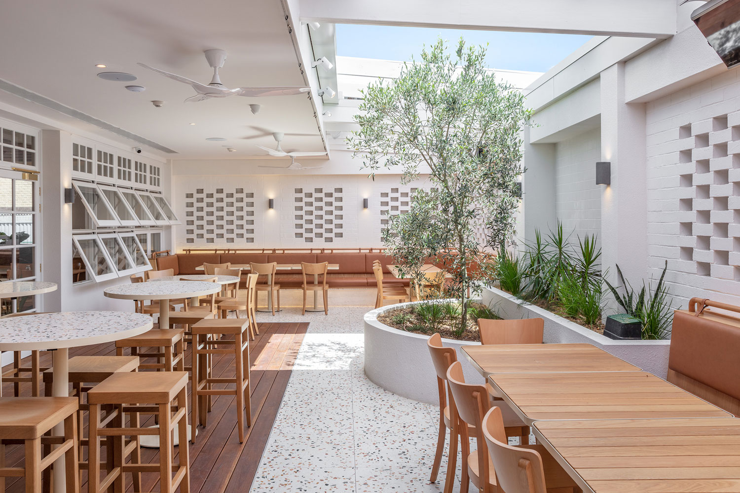 Matraville Hotel Perry Street Kitchen | Paul Kelly Design